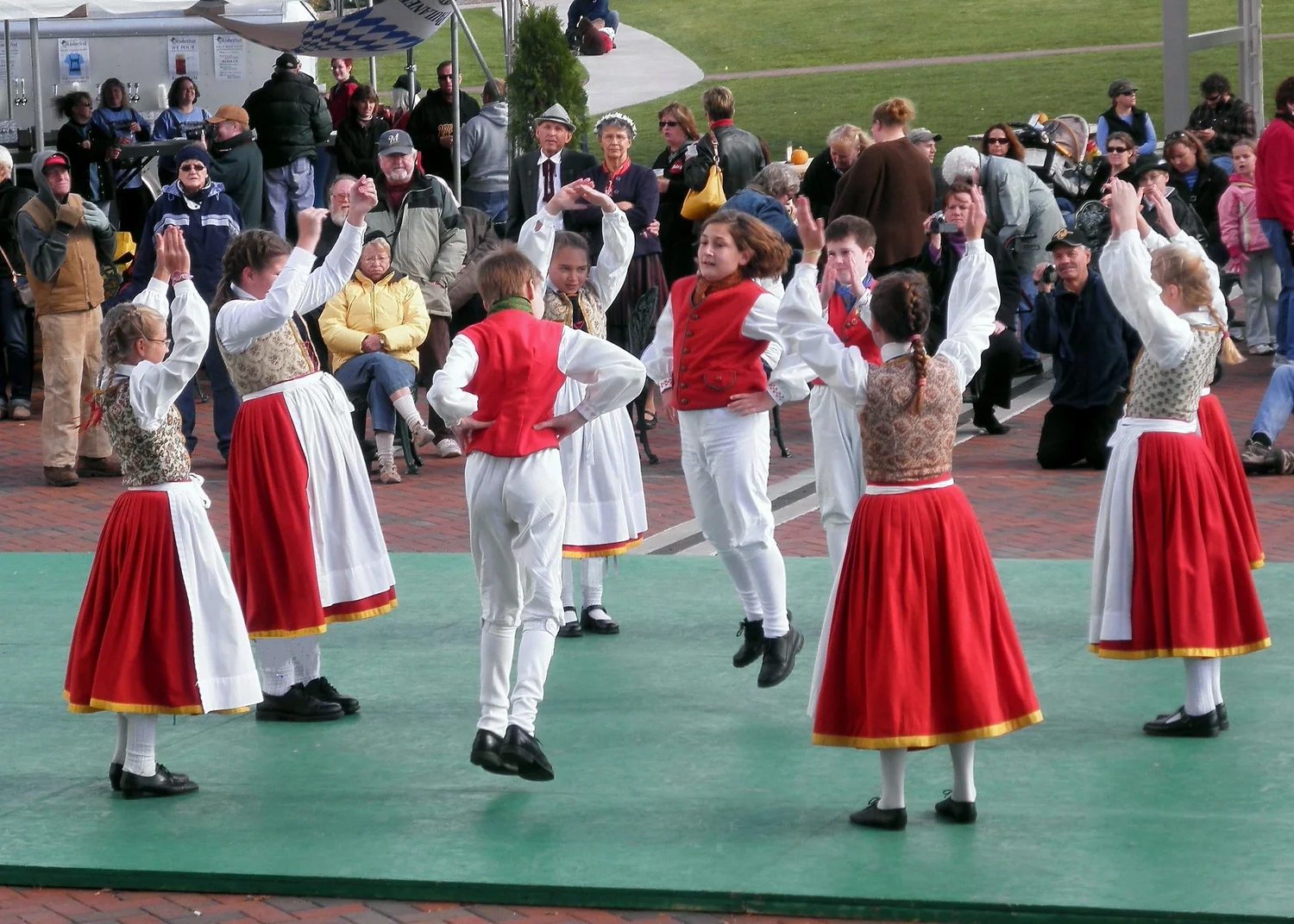 German Folk Dance Classes | Mequon, Wisconsin