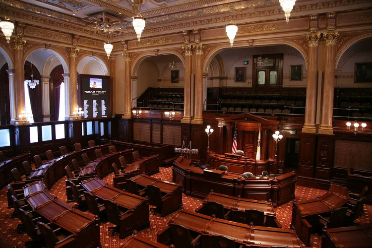 Illinois Expands Whistleblower Protections Under Public Act 103-0867 ...