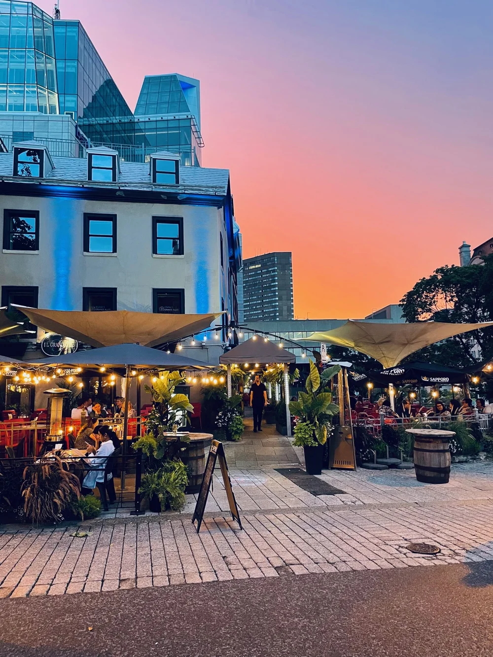 Le Grand Café Grande Allée — Le Grand Café Québec - Restaurant Saveurs