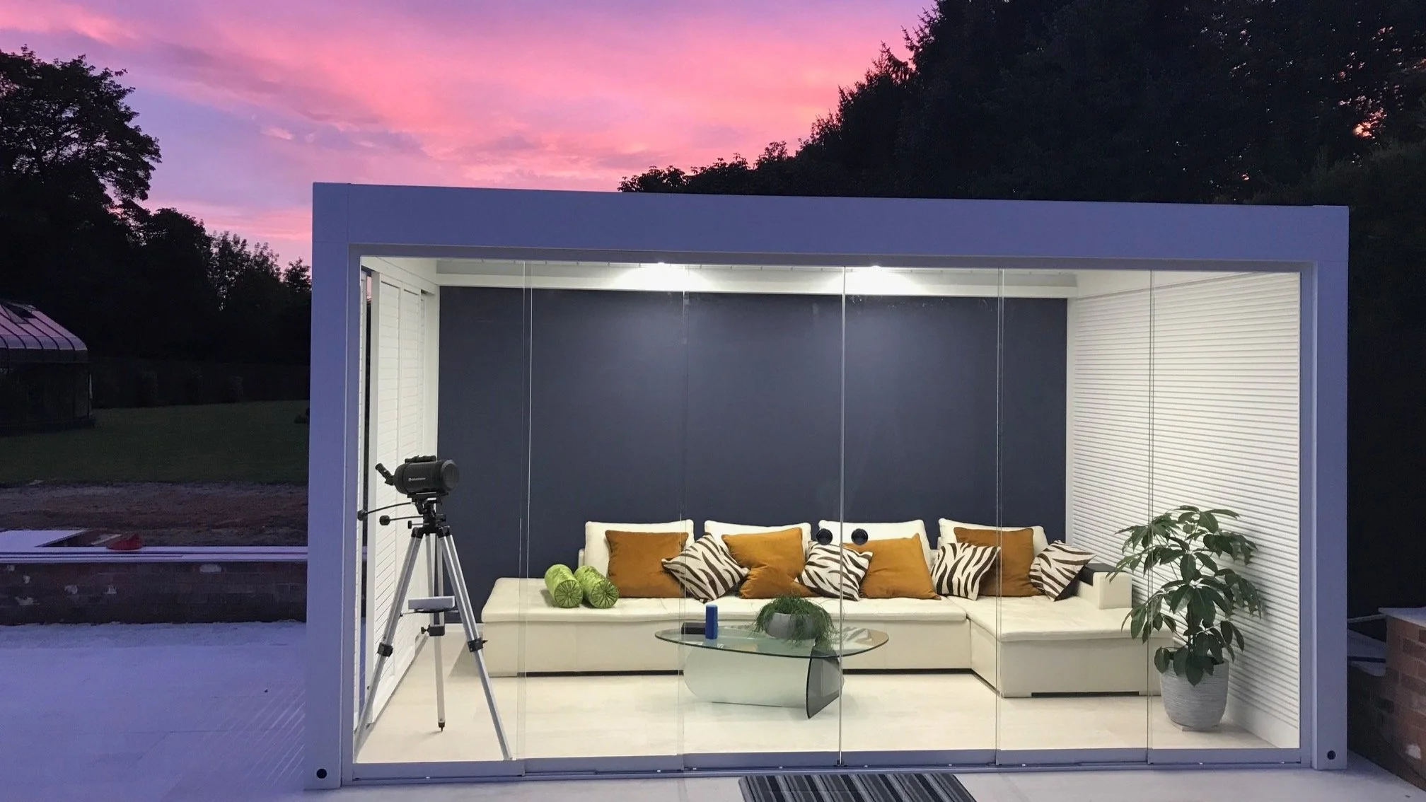 Louvered Canopies in the North of England - Shade Zone Awnings ...