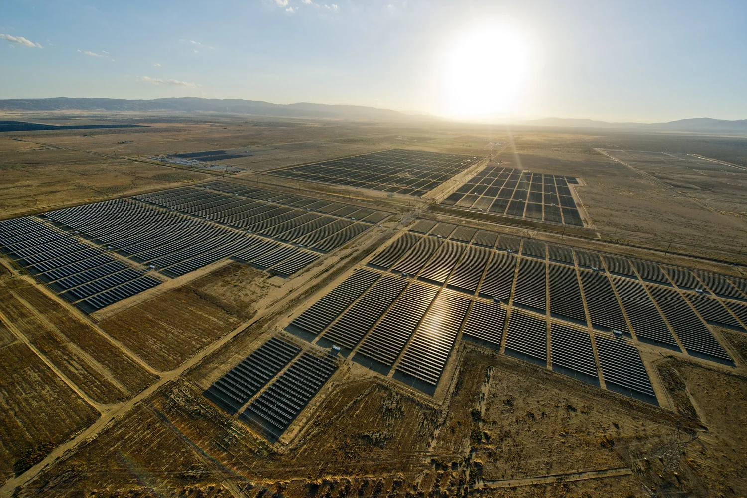 For Power Plants | Enhance Solar Efficiency — Maxeon Solar Technologies