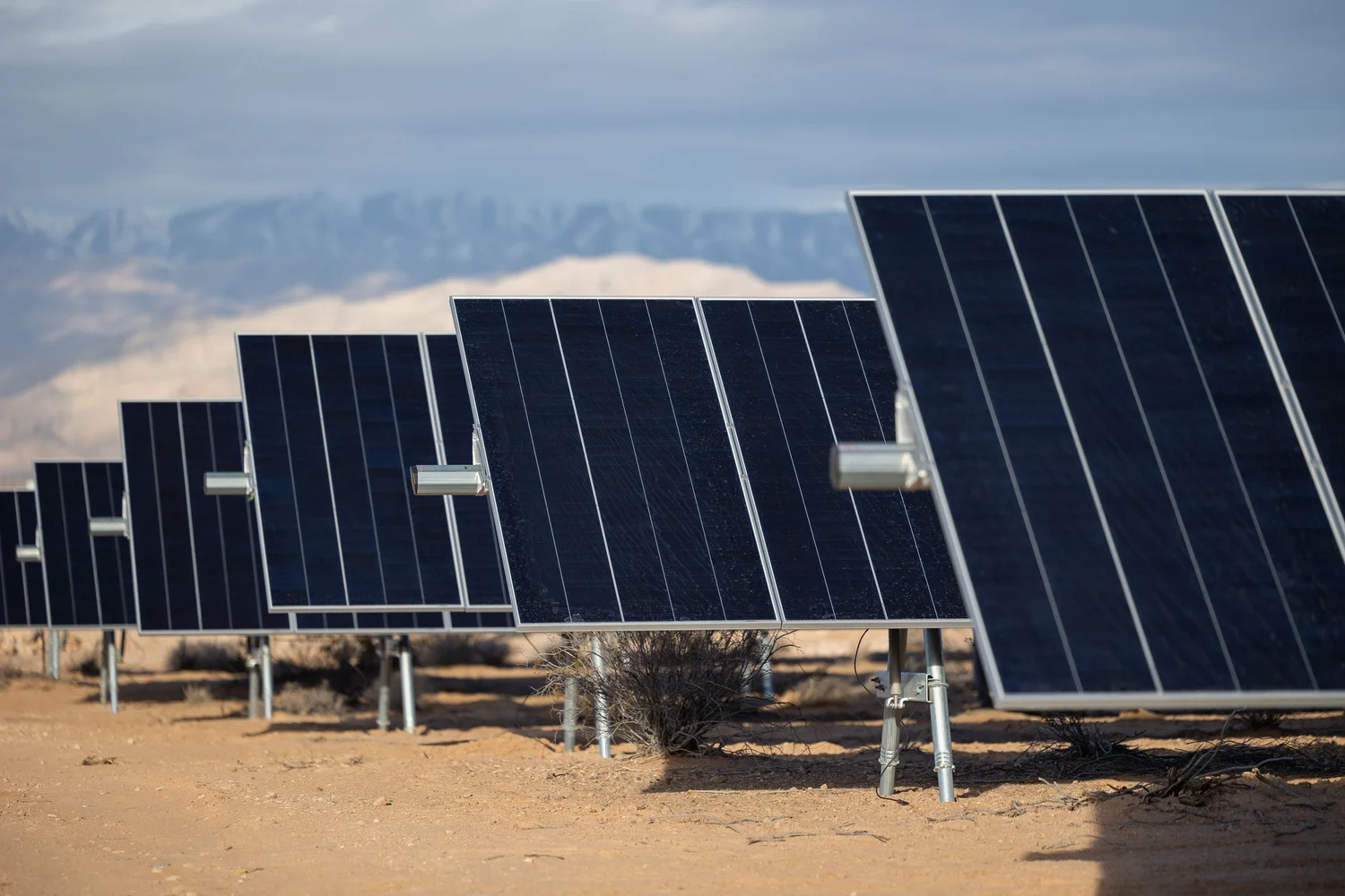 For Power Plants | Enhance Solar Efficiency — Maxeon Solar Technologies