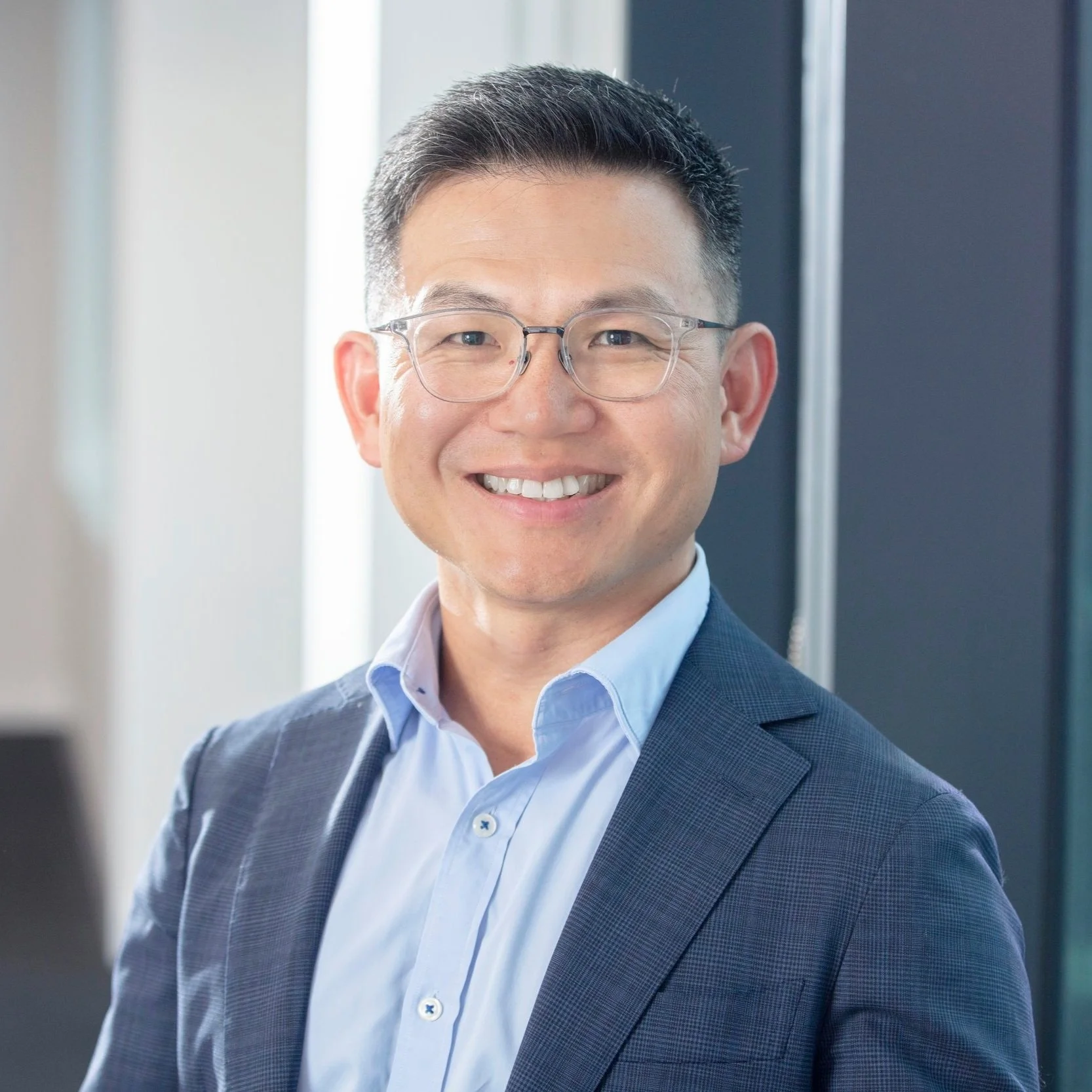 Dr James Lee