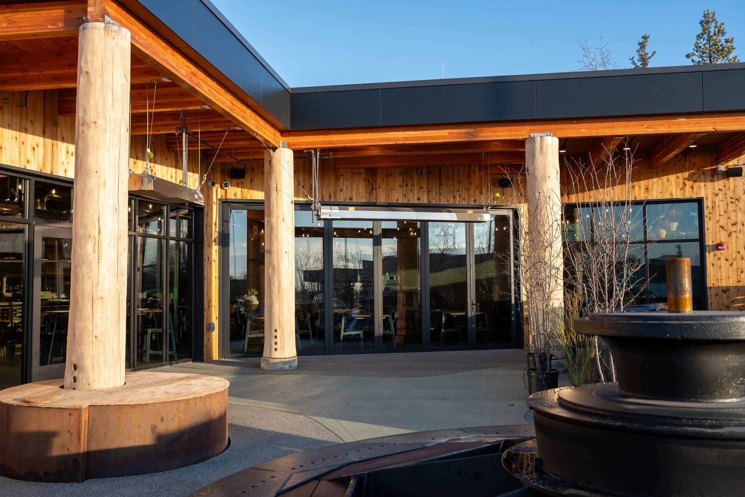 Eye Tooth Tavern & Eatery | Anchorage, AK