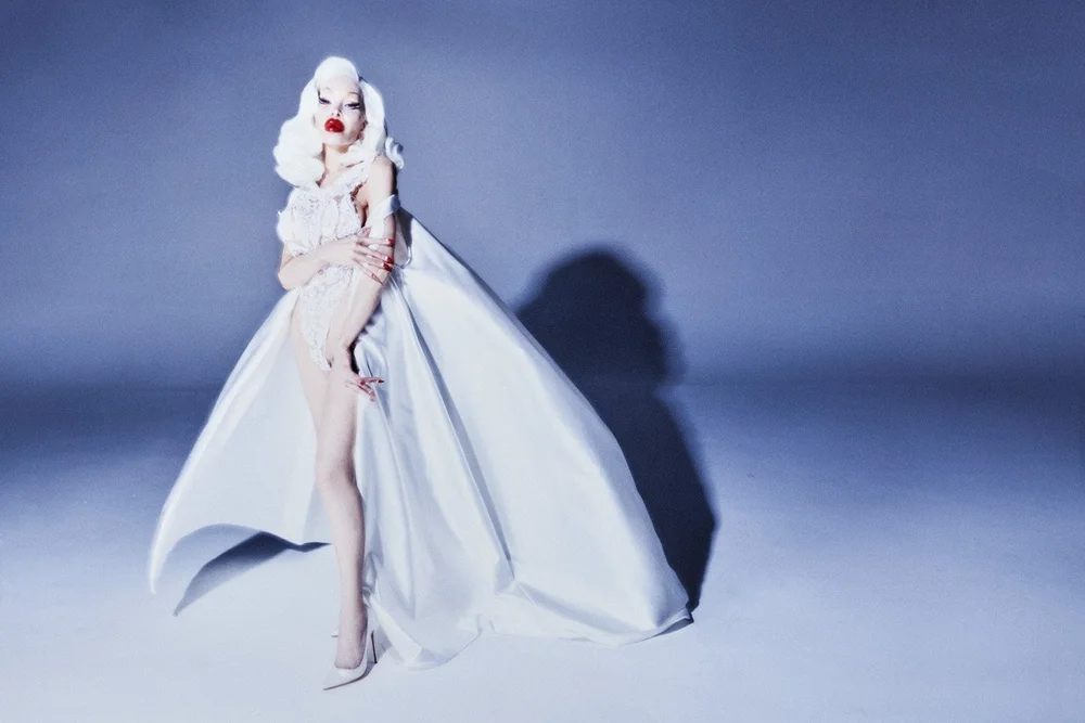 Amanda Lepore: Illuminating Glamour and Resilience — ICONIQA