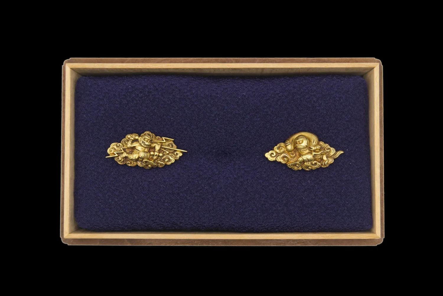 Fujin Raijin Solid Gold Menuki Edo Period — Touken Takarado