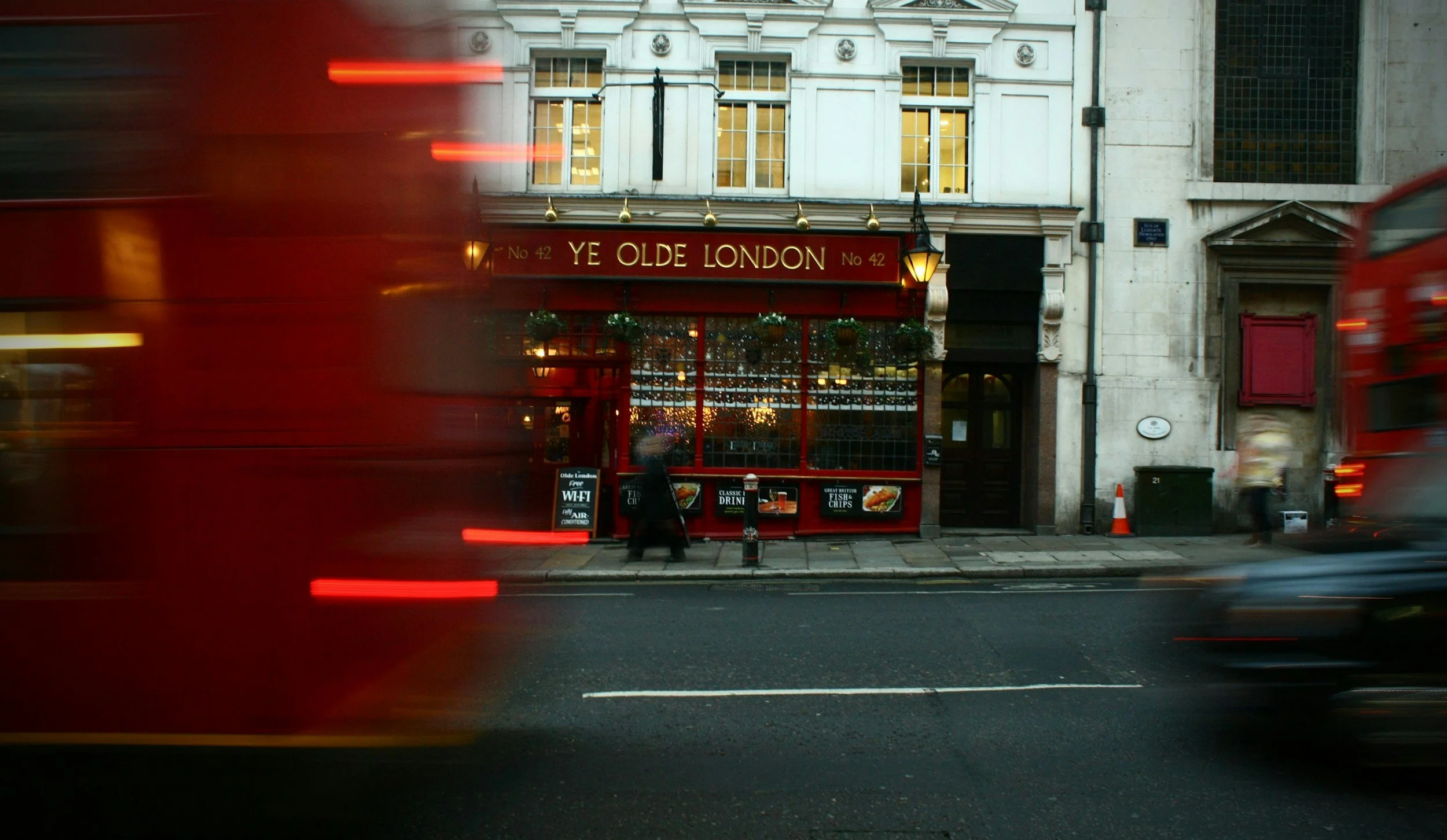 The History Behind Pie, Mash & Eel Shops (And Where They Still Exist ...