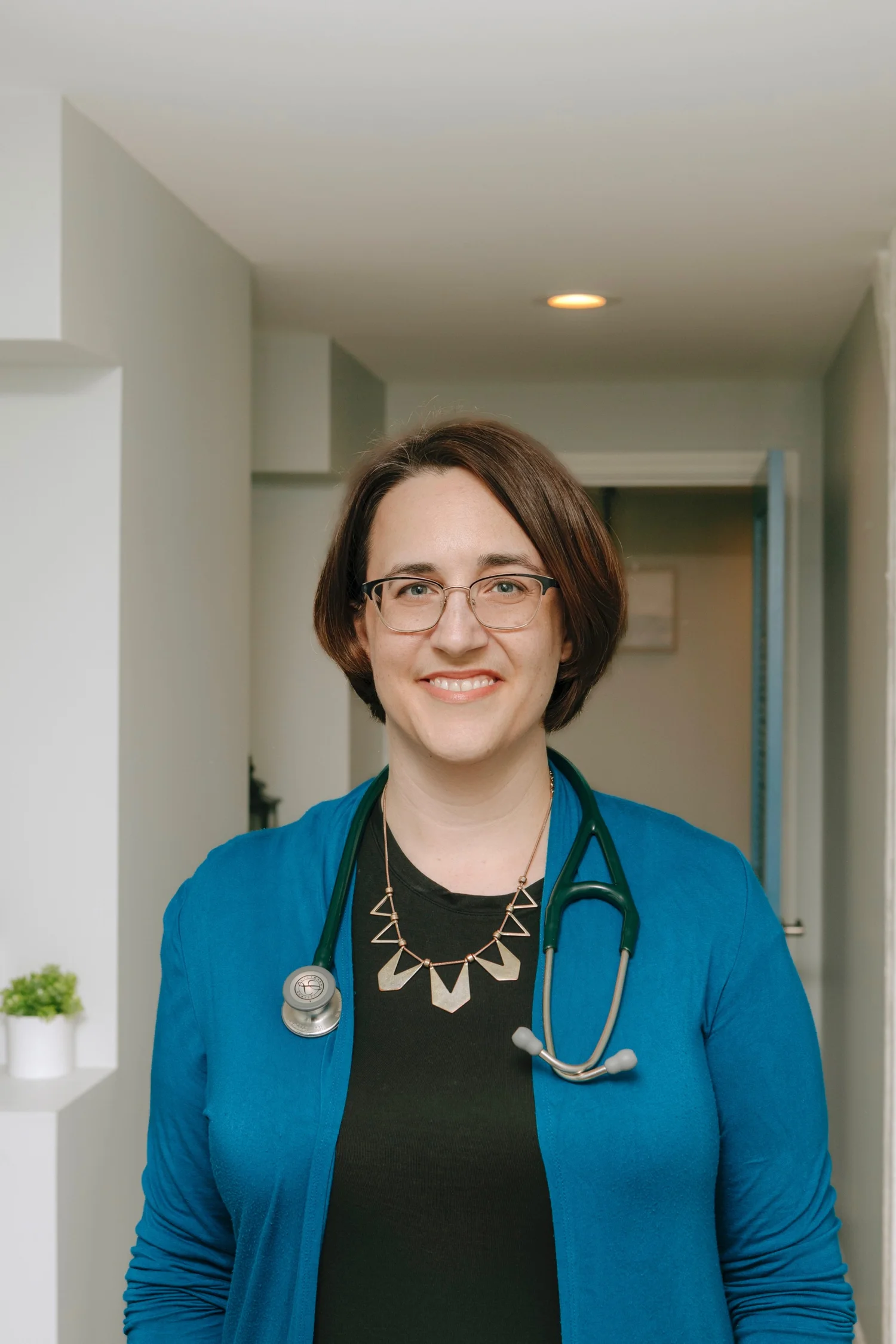 Expert Care: Lindsay Moore, MD | Dual Specialty Physician — FreedomDoc ...
