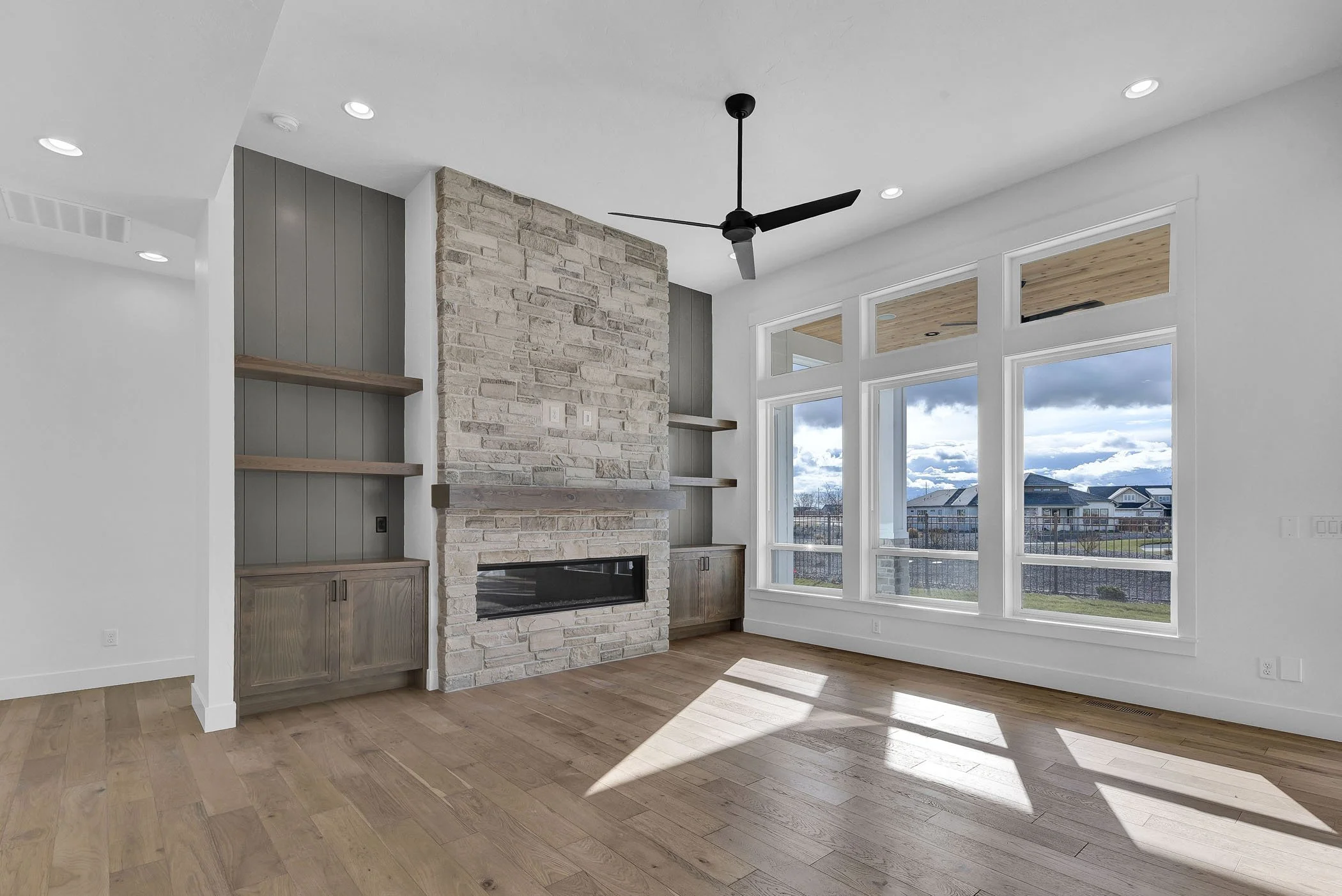 Valor — Shadow Mountain Homes