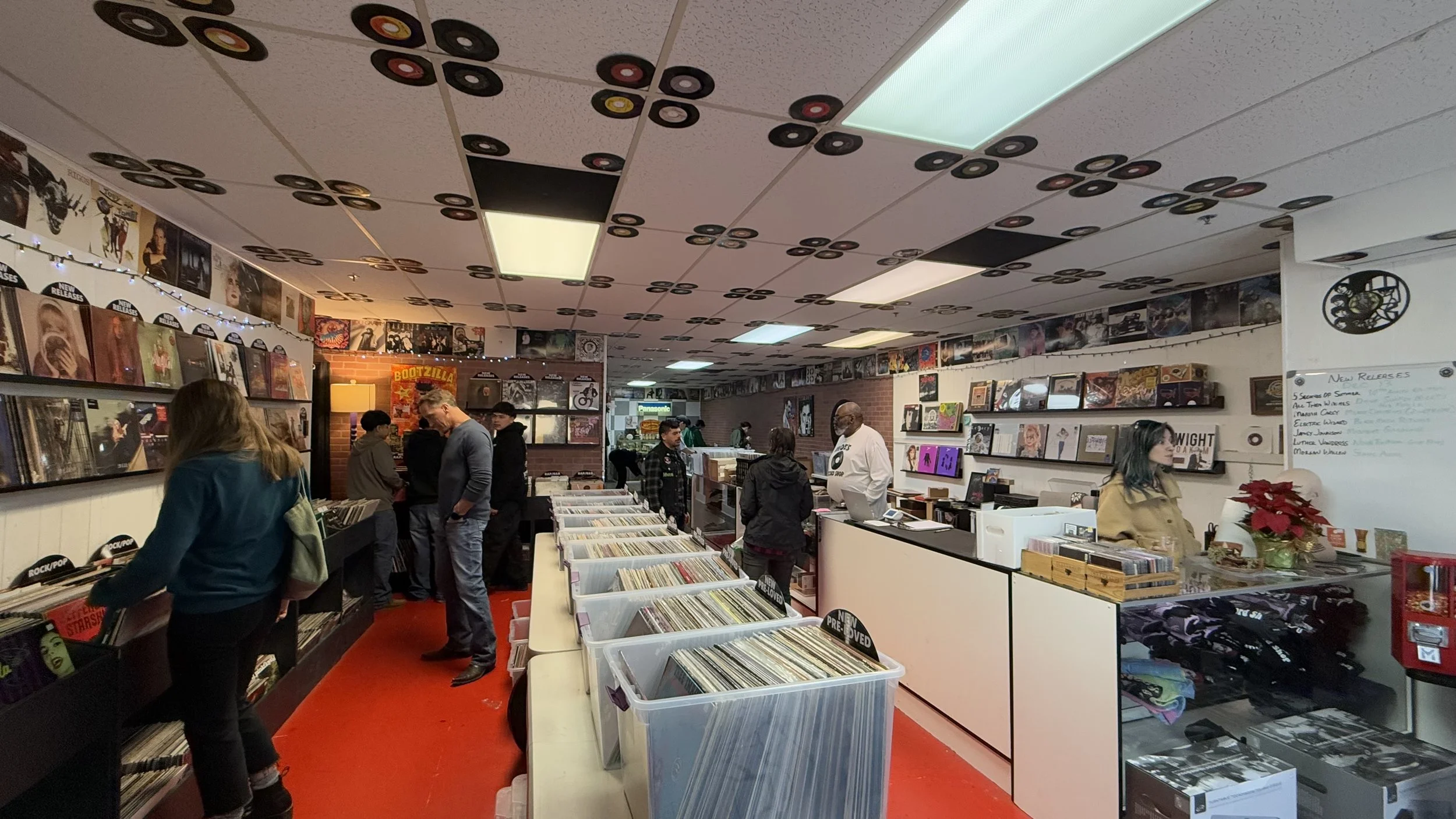 Moe's Record Shop | Find Your Groove