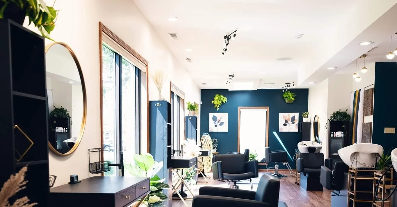 Aura Beauty Lounge FW