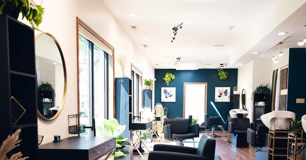 Aura Beauty Lounge FW
