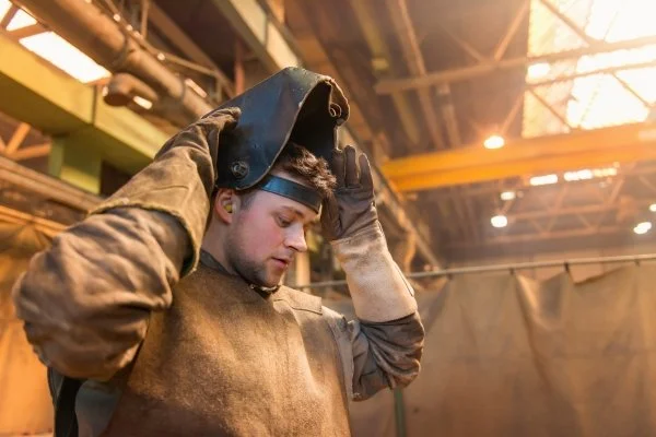 How Much Does a Welder Make? A Clear Guide — Timpl