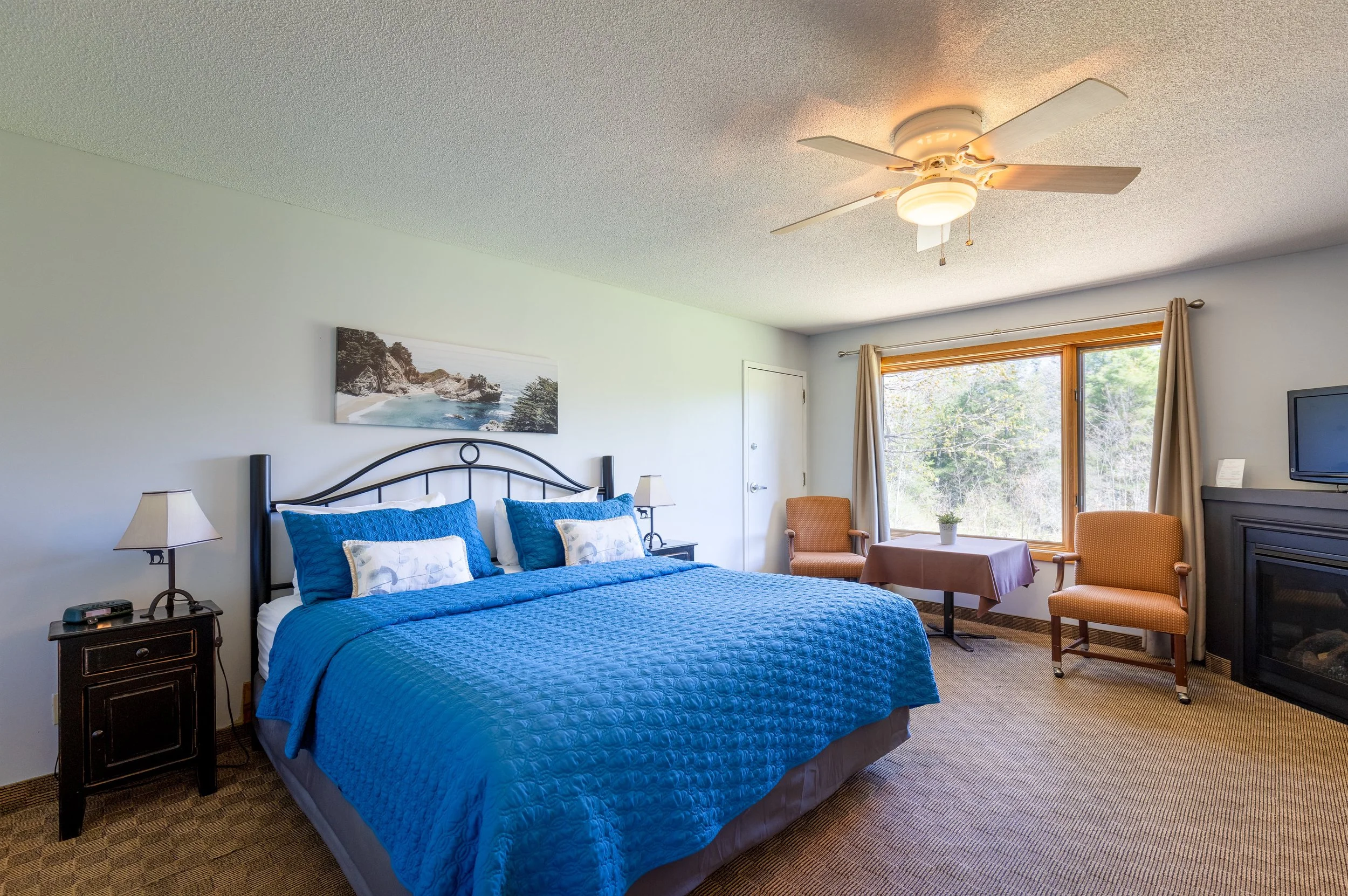 Log Cabin Inn | Book Your Visit Today