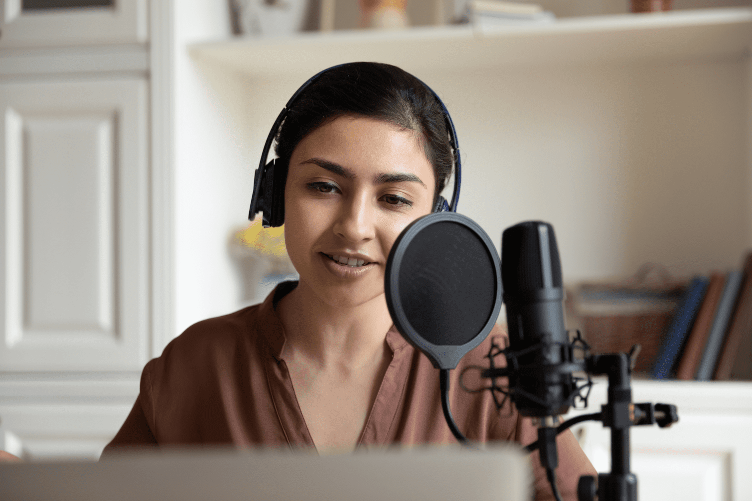 How to Become a Voice Actor: A Step-by-Step Guide — Lauren Bandman ...