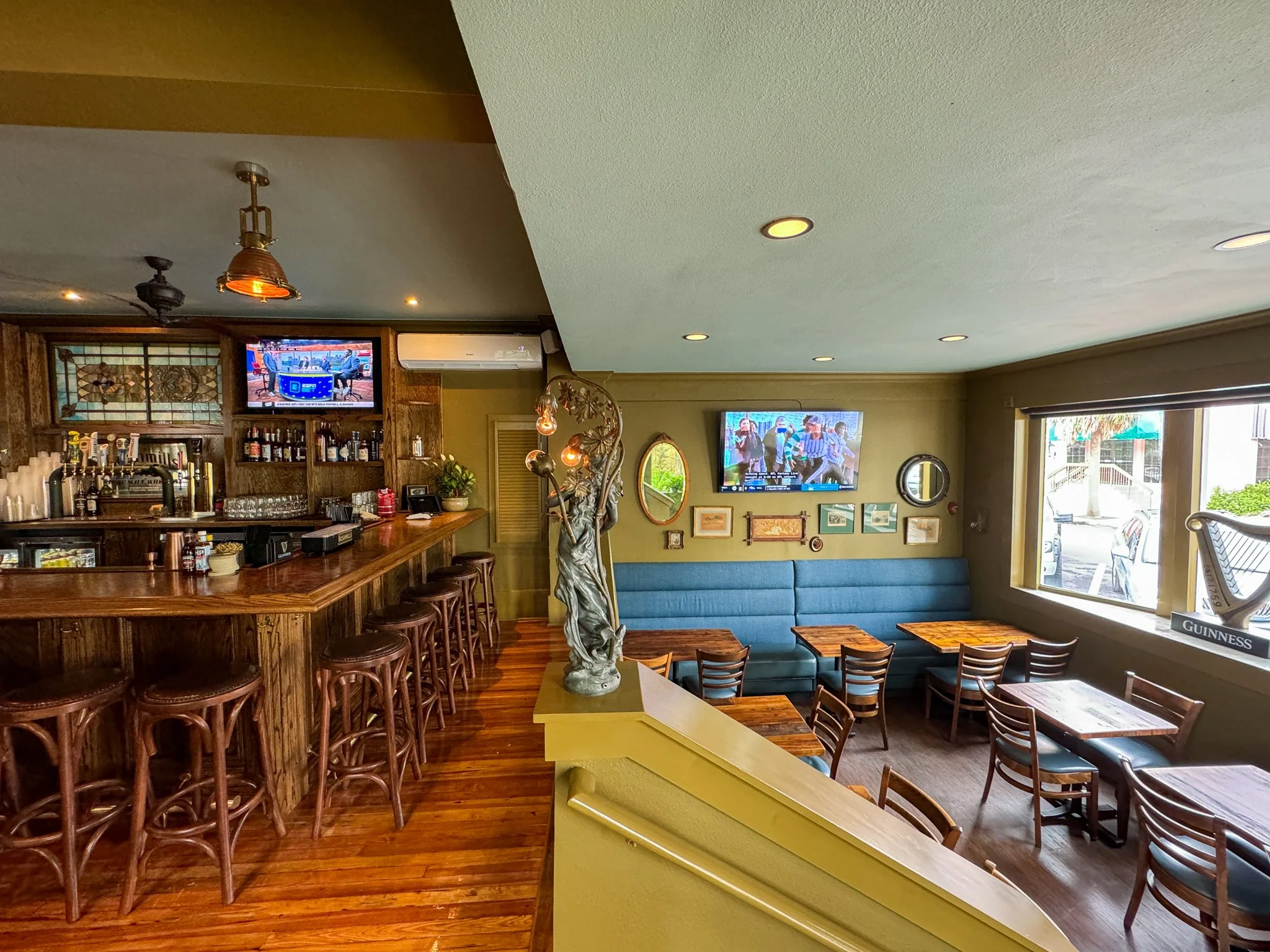 Scully's Irish Pub & Eatery