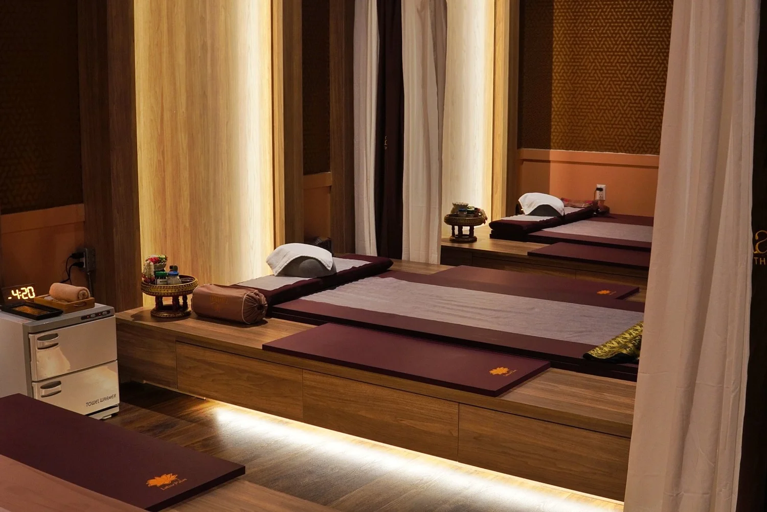 Canada's First Complete Thai Experience — Pii Nong Thai