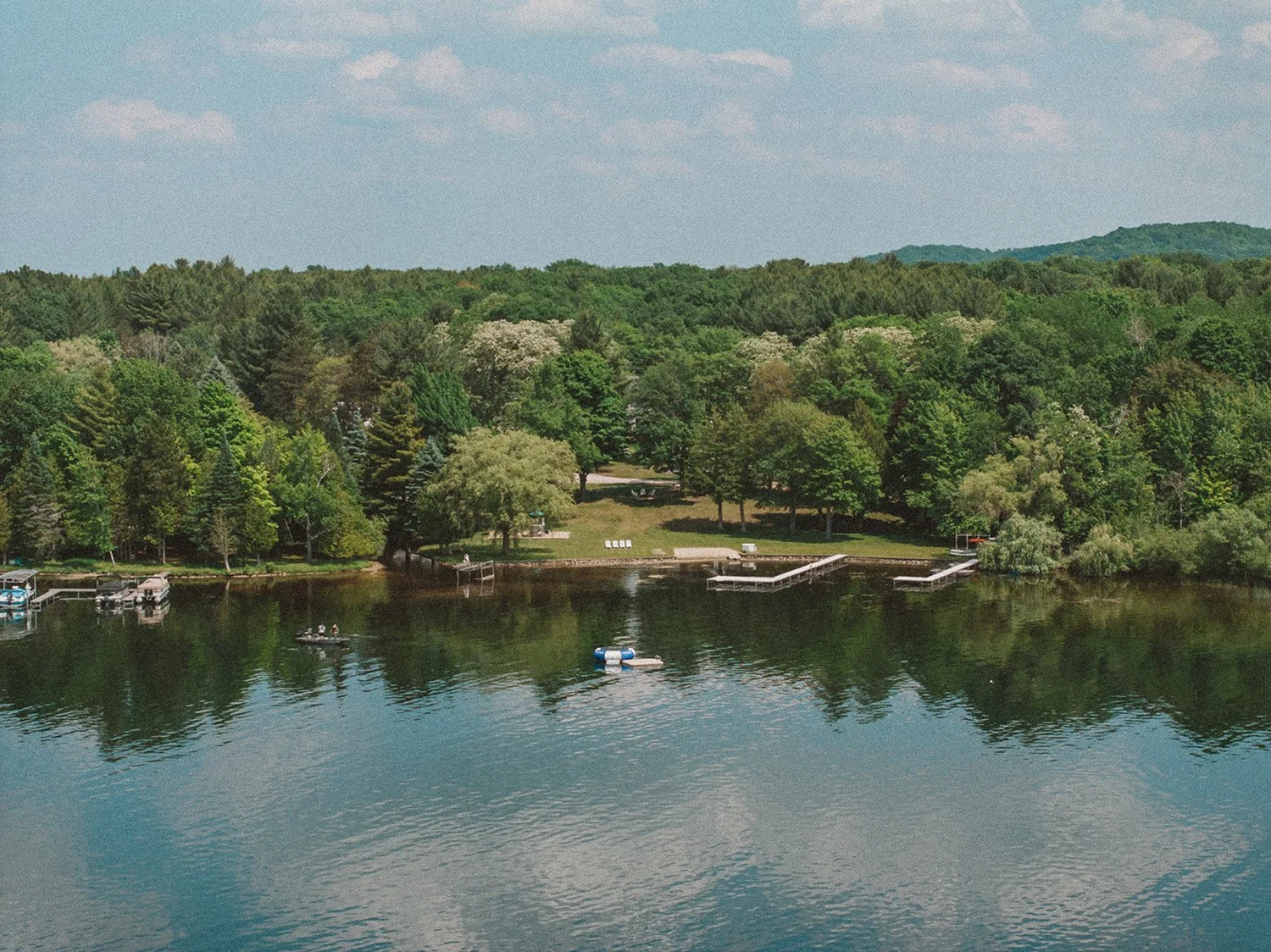 BROOKSIDE LAKE COTTAGES | Book Your Family Trip Now