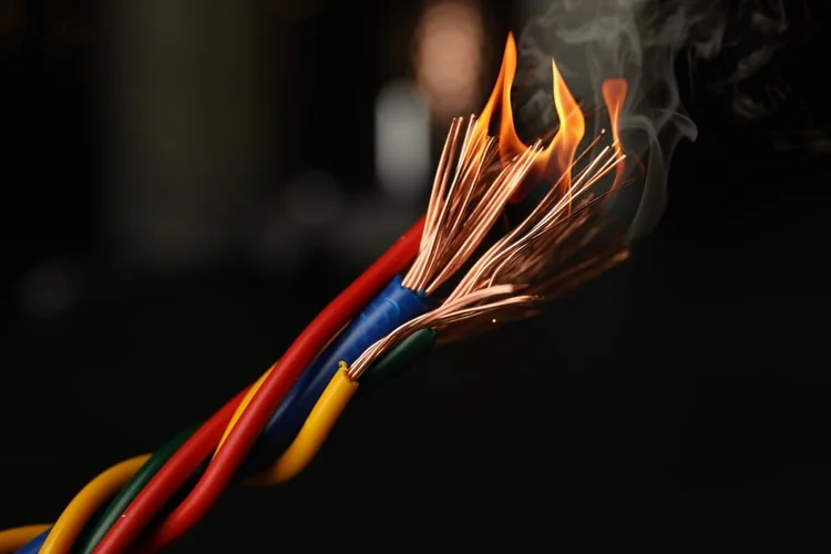 Abandoned Cables — Decomm Systems