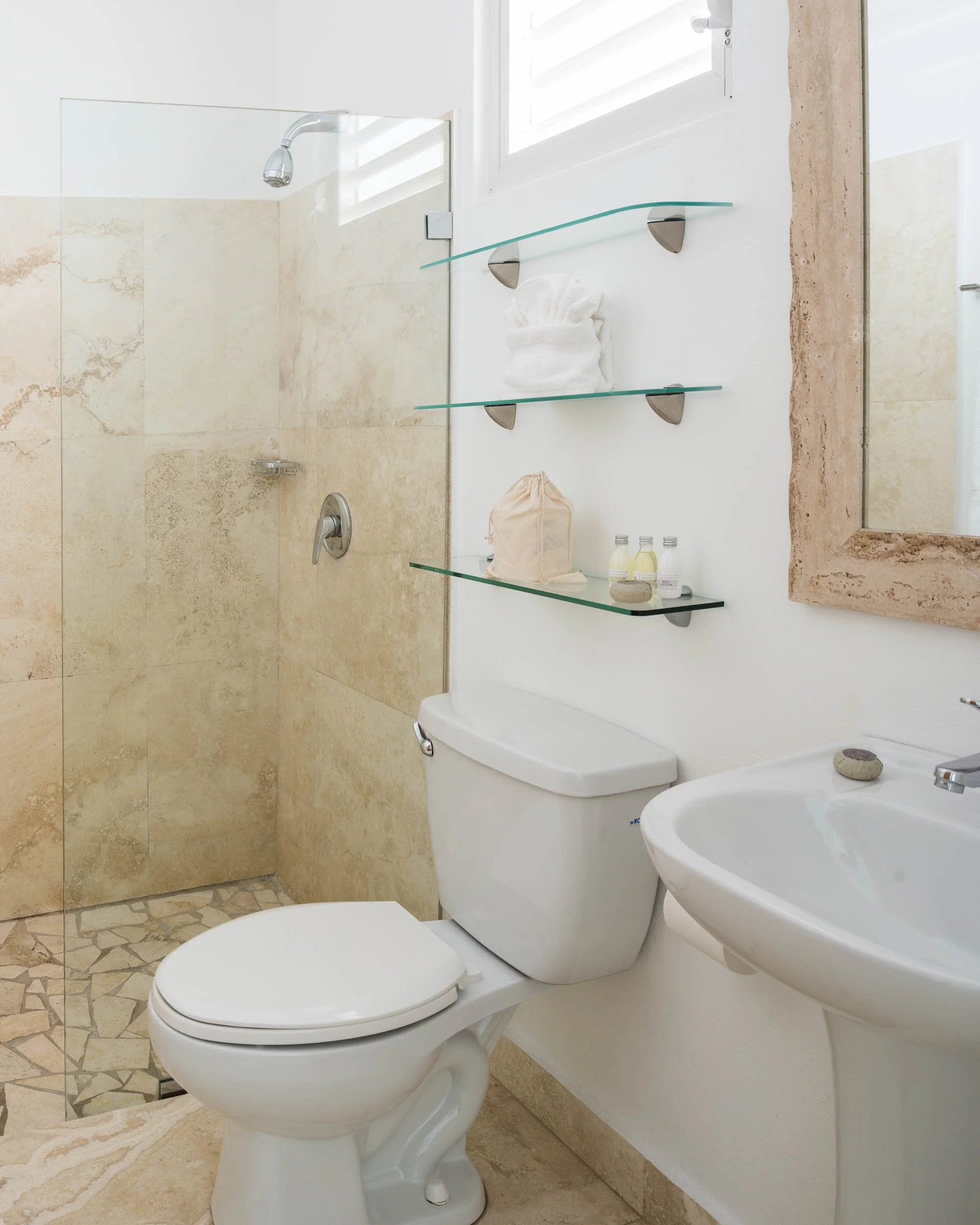 Malecon House: Double Queen Guest Room - Vieques PR