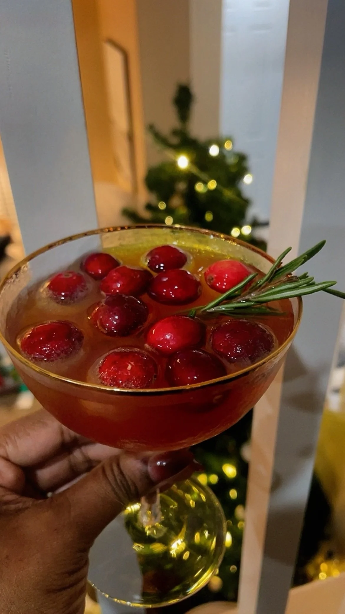 Easy Christmas Punch Recipe – Martha Stewart–Inspired Holiday Drink ...