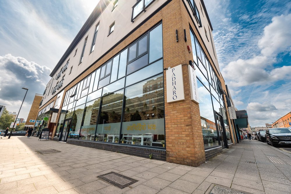 PADHARO - Best Vegetarian Indian Restaurant in Southampton