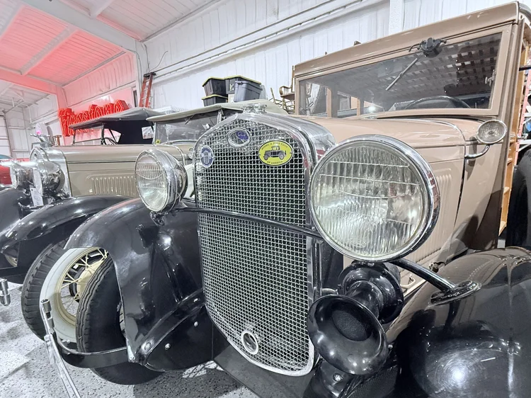 Goodnight Trailers & Trucks