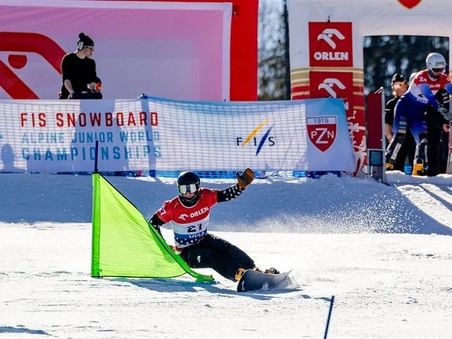 Bio — Walker Overstake - Snowboarder USA