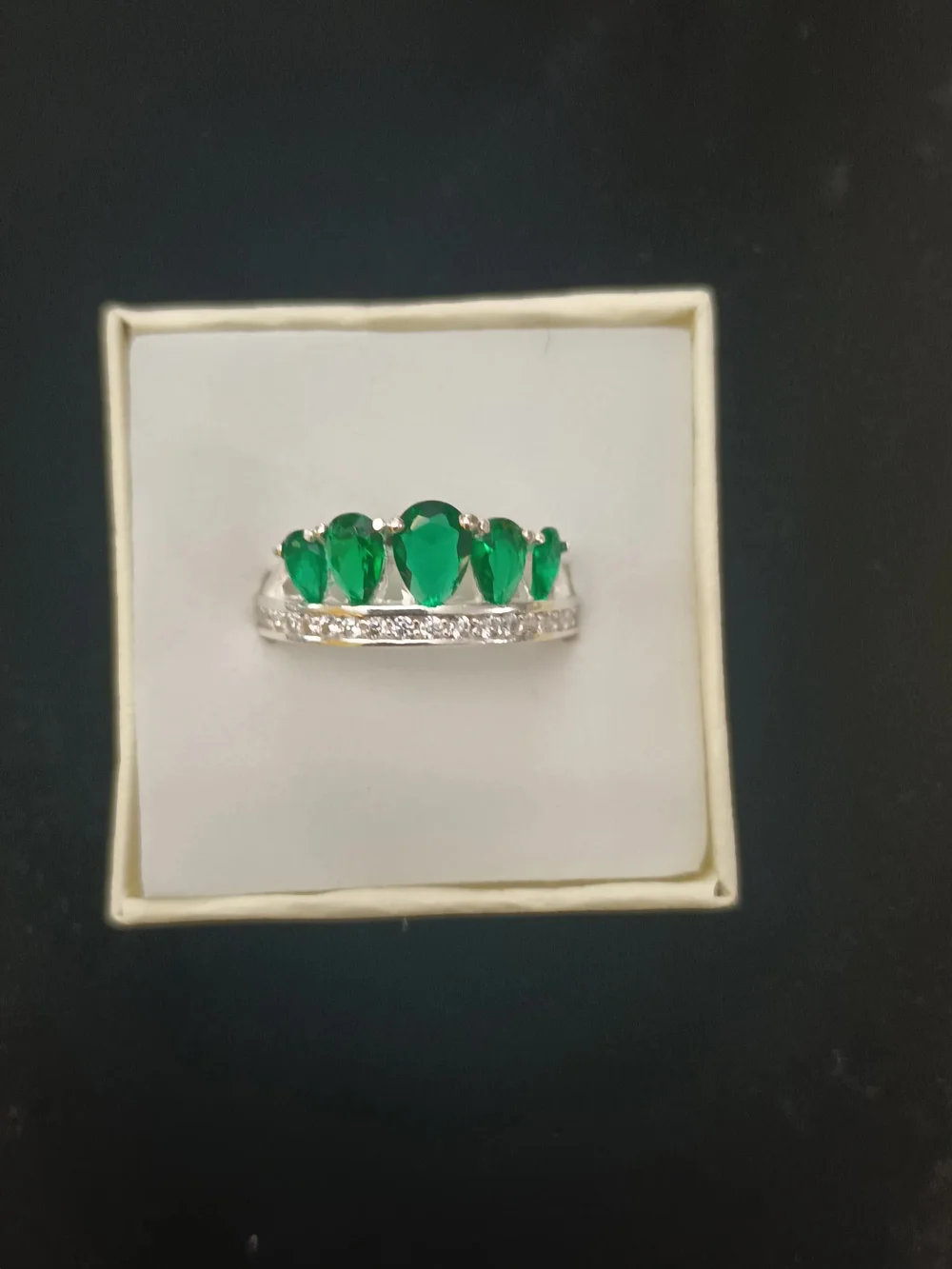 Ari's Jewelry