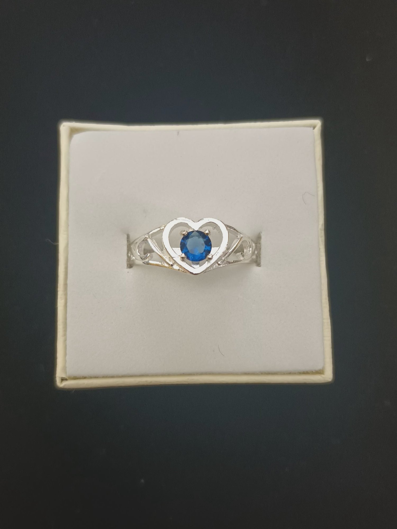Ari's Jewelry