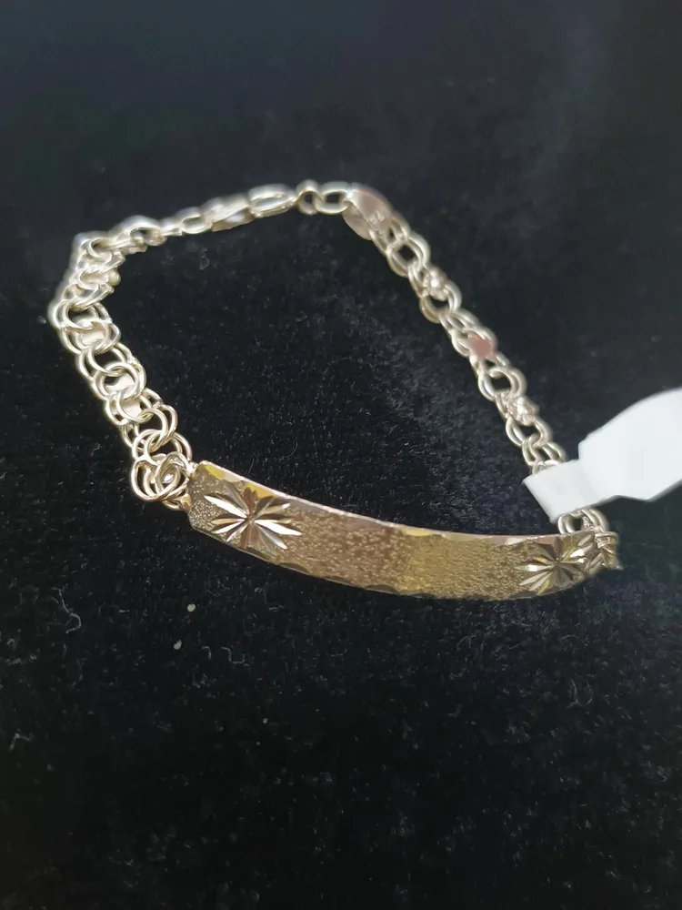 Ari's Jewelry