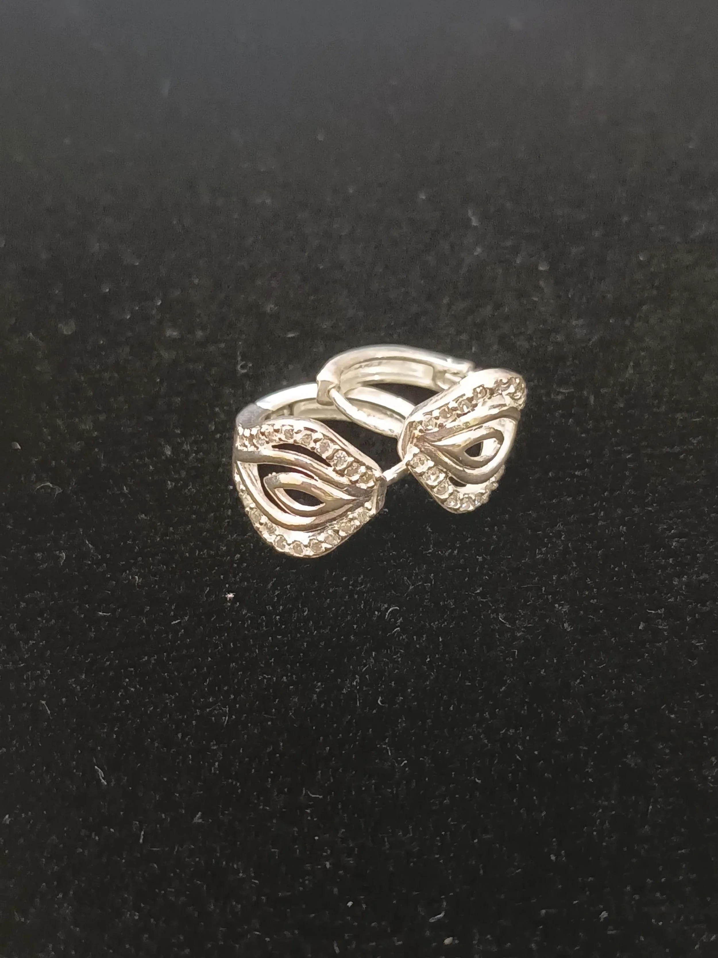 Ari's Jewelry