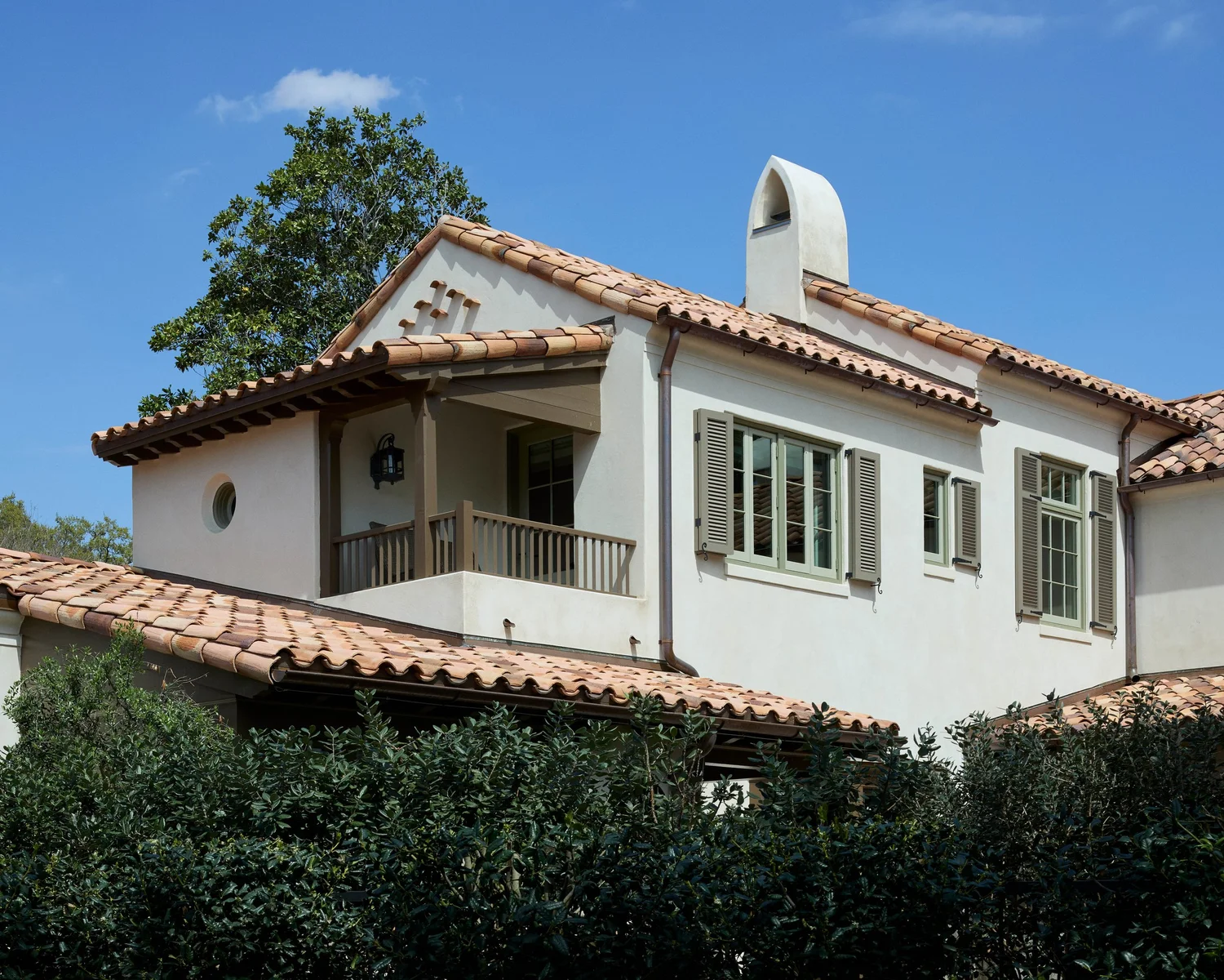 Mediterranean Inspired Courtyard HouseDiscover the Project (Category ...