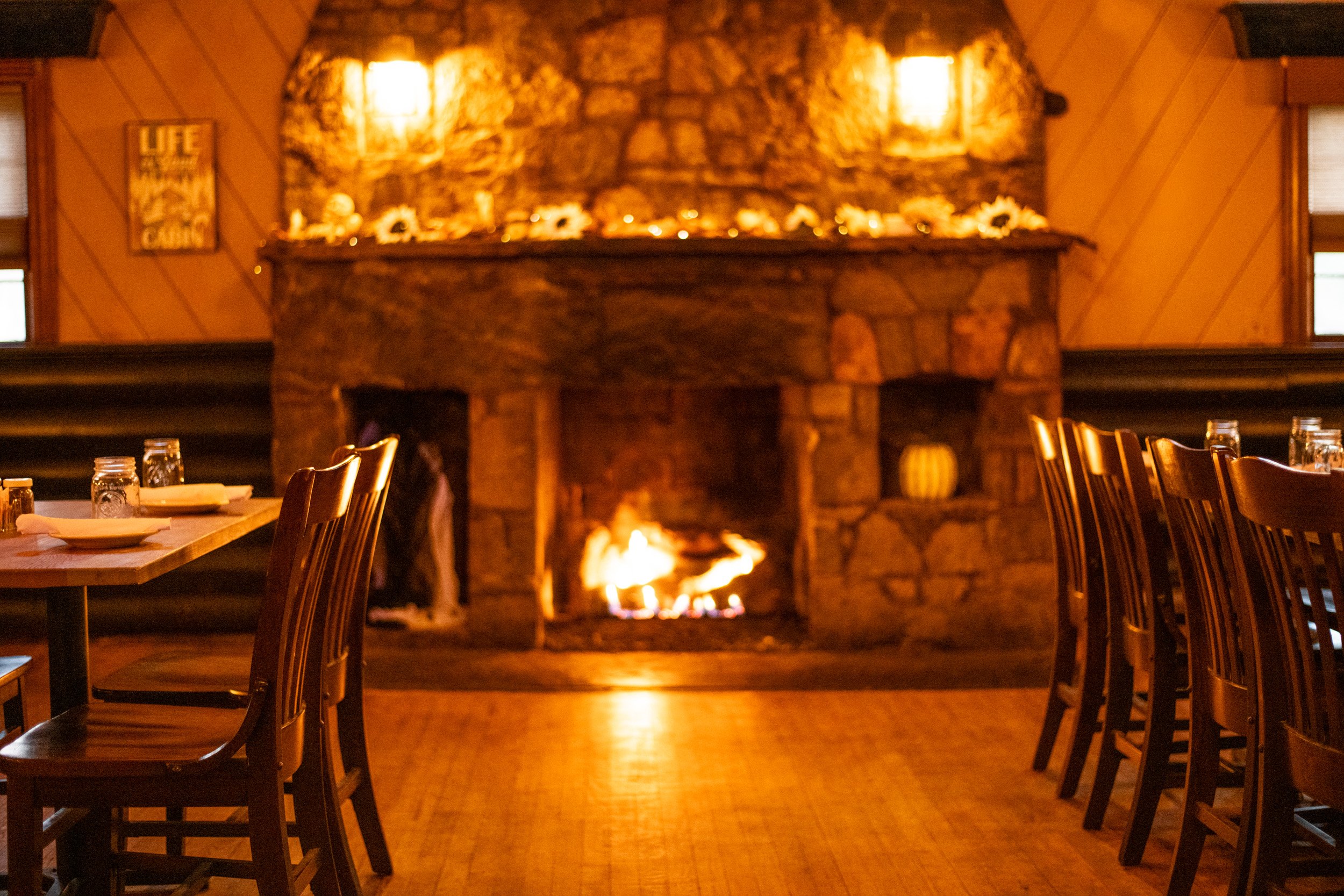 Menus — Roberto's Log Cabin