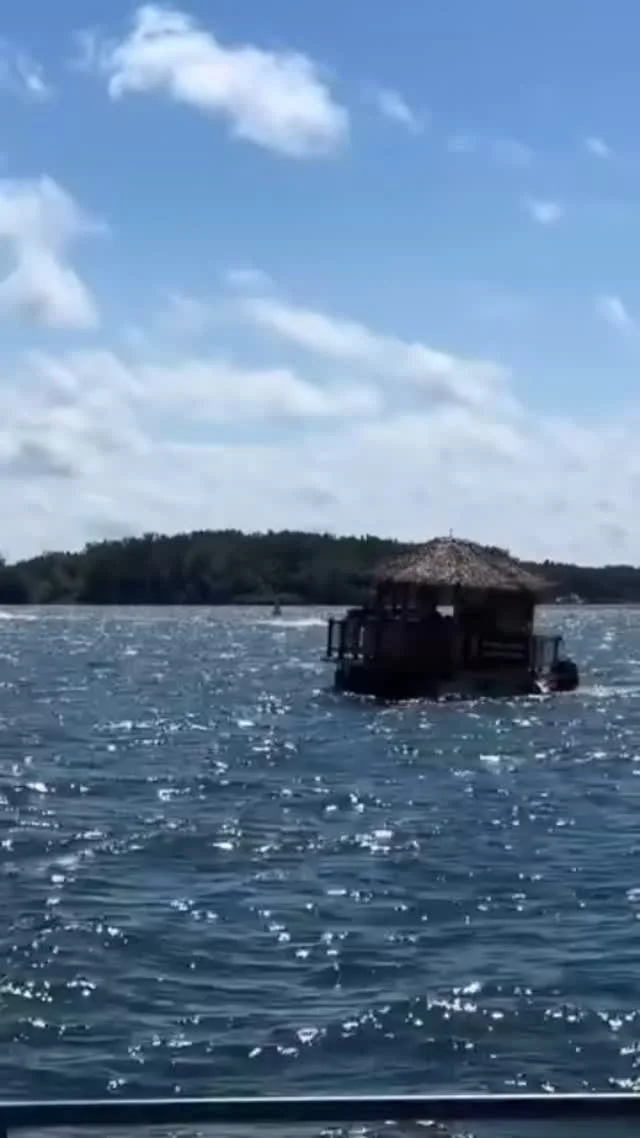 Toronto Palapa Tours | Your Downtown Tiki Bar Party Boat