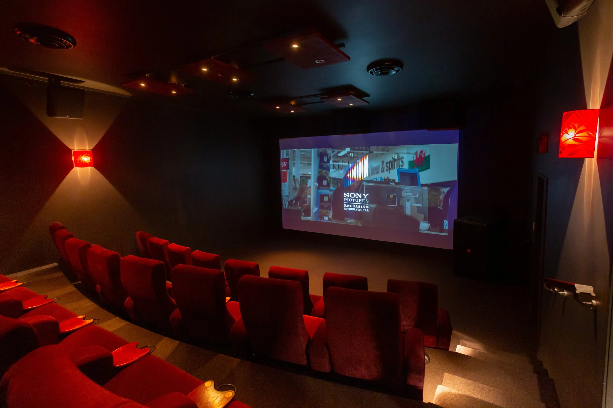 Circus Cinema & Restaurant