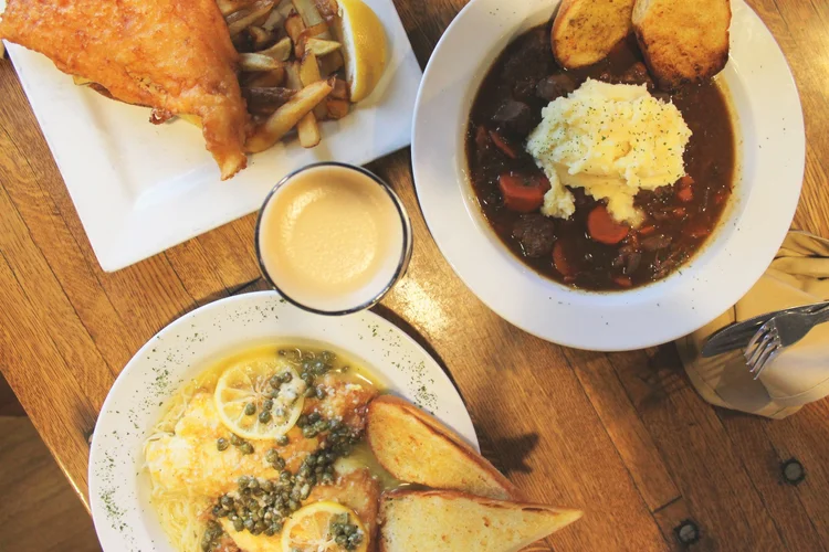 Reservations | Reserve Your Table Today — The Claddagh Pub