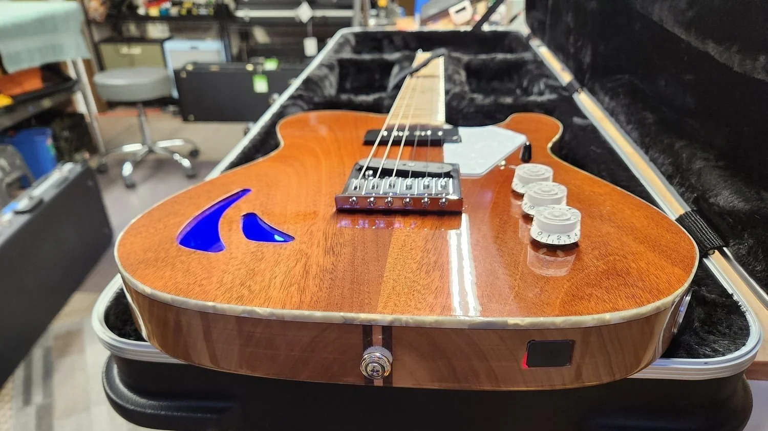 HANDMADE GUITARS AND PICKUPS — Thomas Muse Guitars