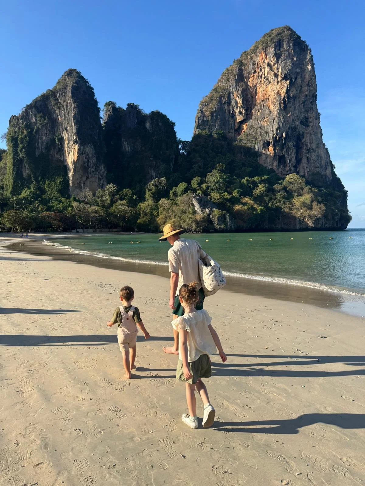 Rebecca Loves... to travel with kids