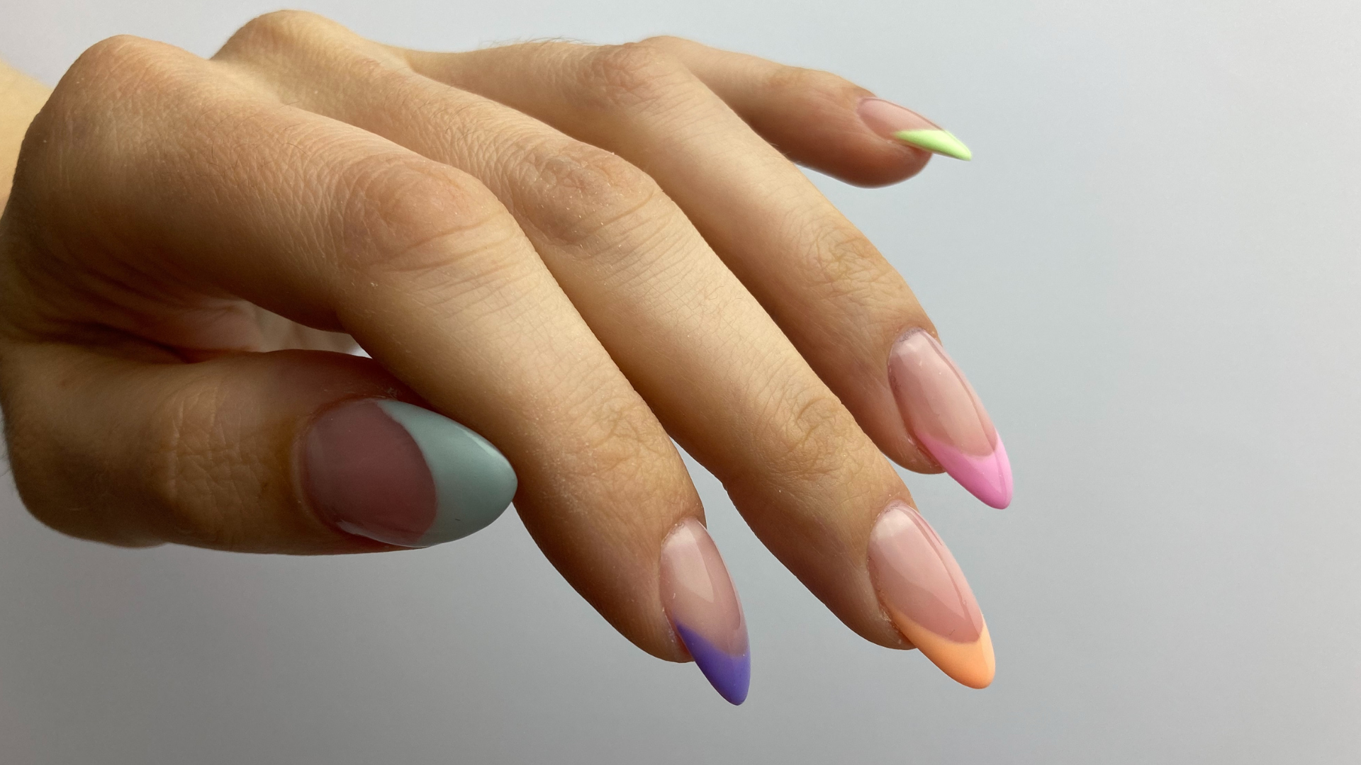 NAIL BUS | Book Your Beauty Today