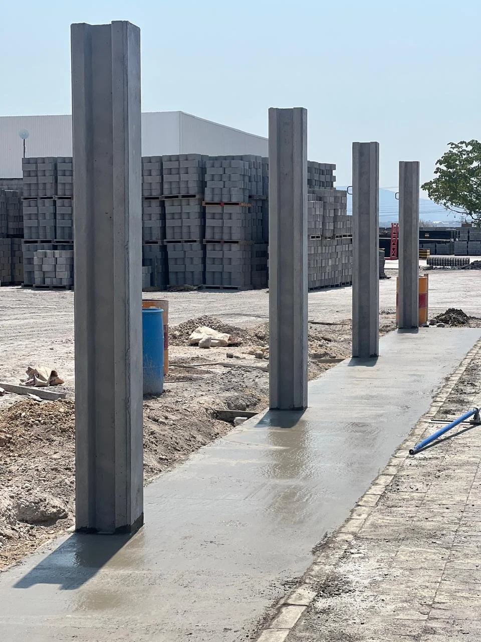 MOLDES, TRAVES Y COLUMNAS — ANSA