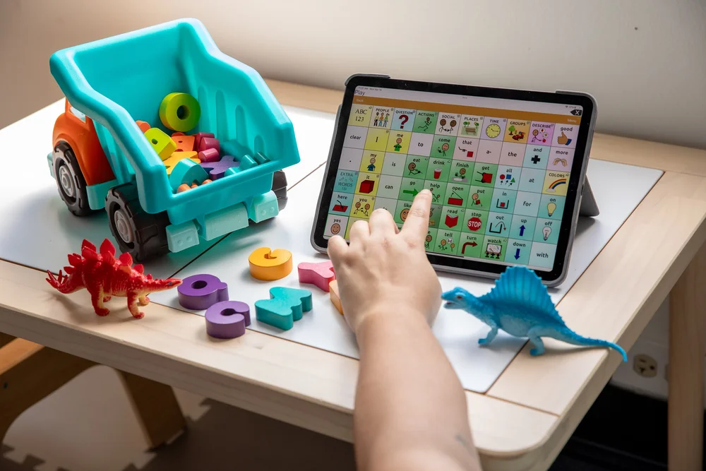 AAC Strategies for Gestalt Language Processors: Enhancing Communication ...