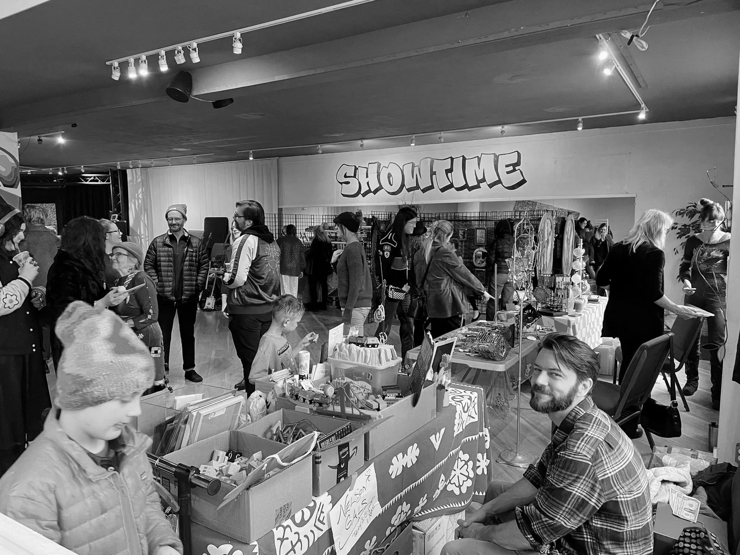 showtime studio and coffee