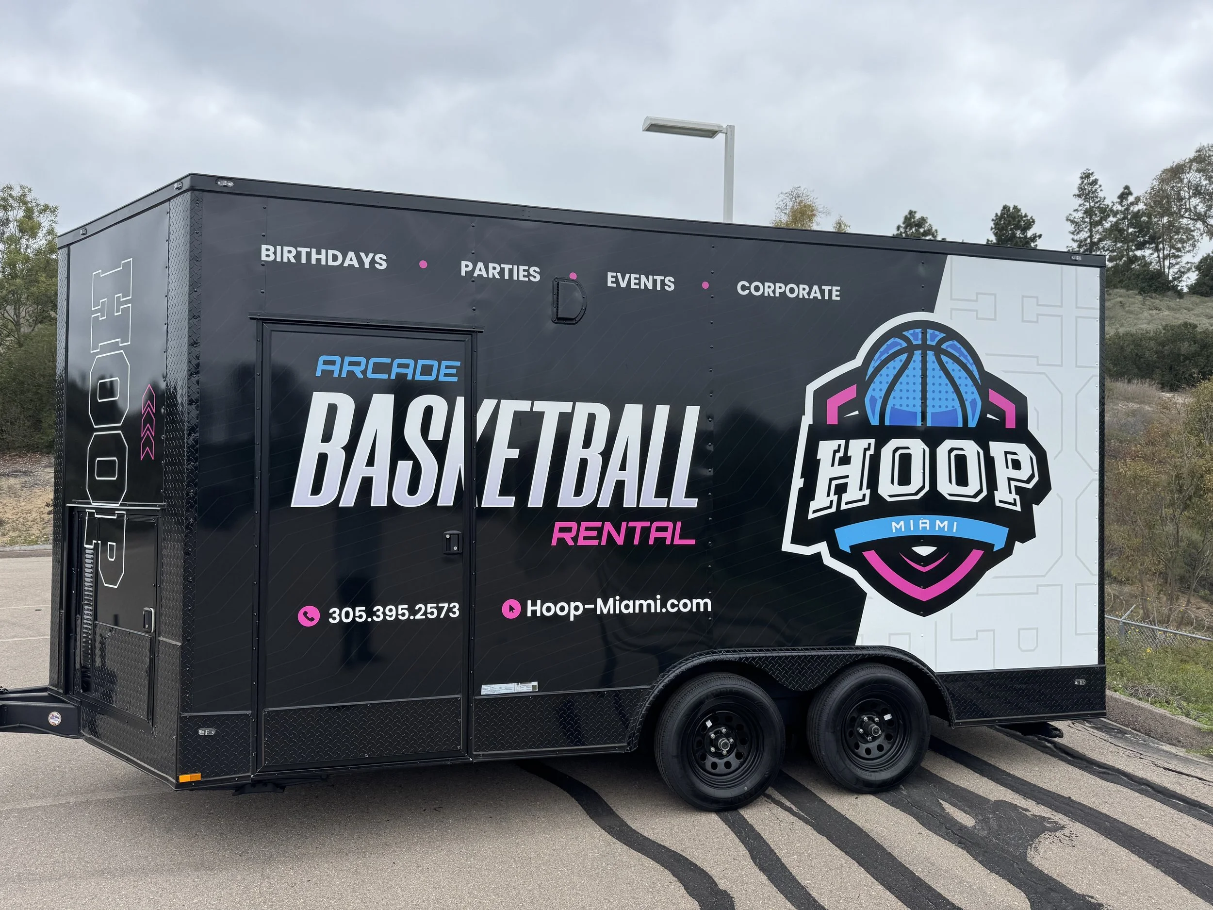 About - See who and what makes use the best — Hoop Trailer