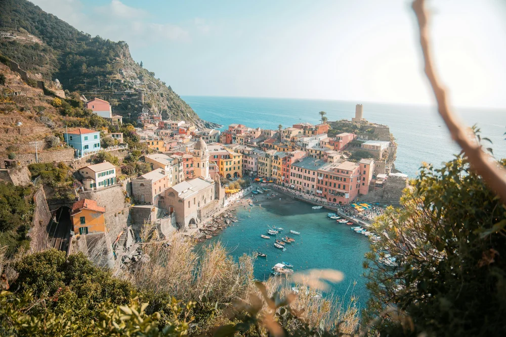 About | Services | Contact Destination Anywhere with Holly