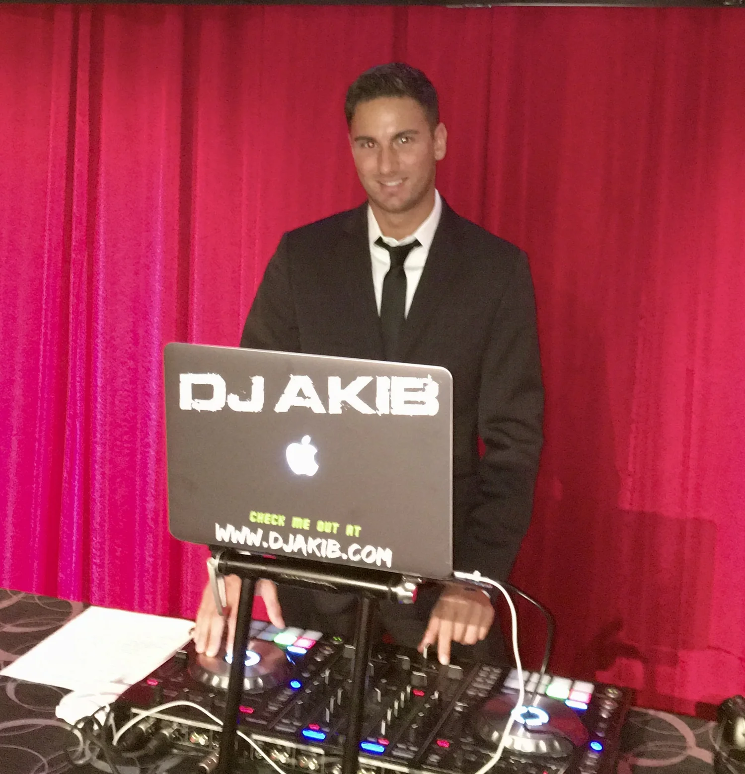DJ Akib - Nightclubs | Fashion Shows | Corporate | Weddings