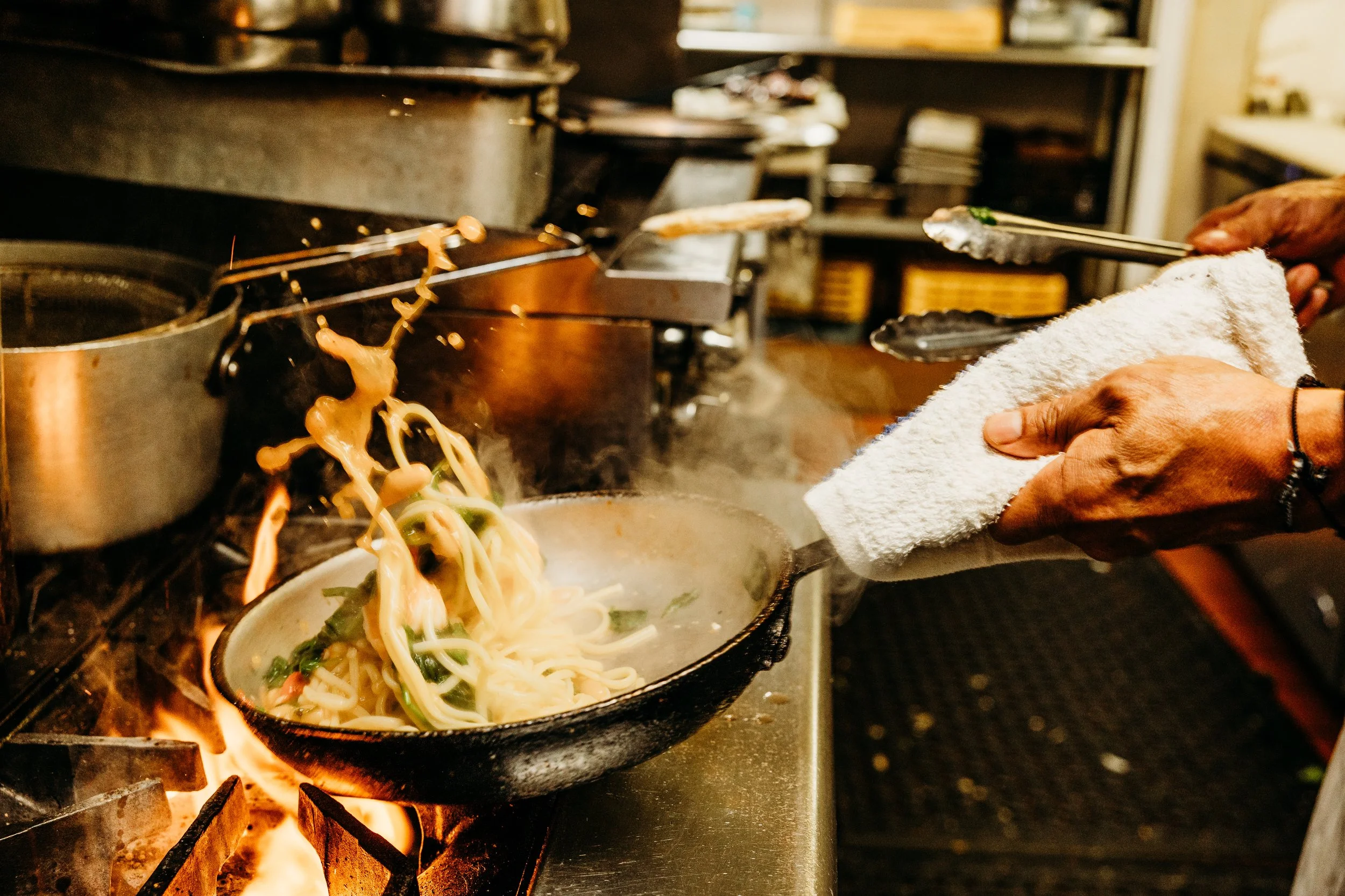 Bottoms Up Restaurant & Pub | Dine, Enjoy, Reserve