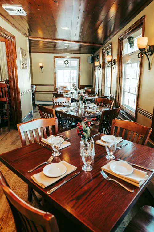 Bottoms Up Restaurant & Pub | Dine, Enjoy, Reserve