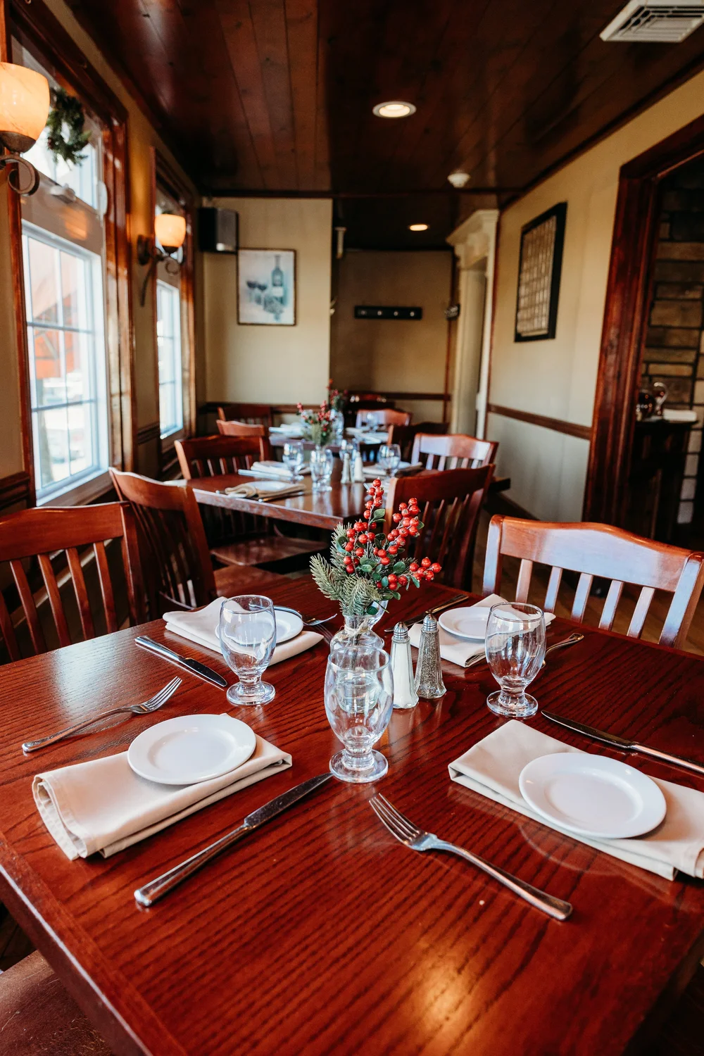 Bottoms Up Restaurant & Pub | Dine, Enjoy, Reserve