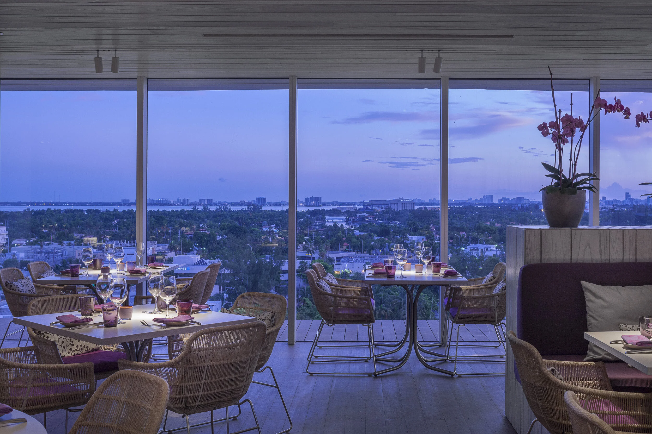 Alejandro Barrios Carrero Interiors Juvia Restaurant Miami — MICHAEL ...